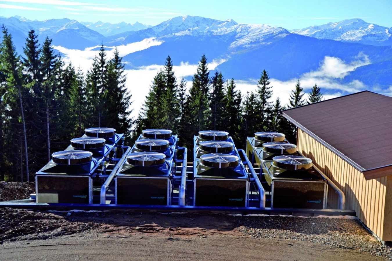 Cooling towers in snowmaking plants in sky resorts